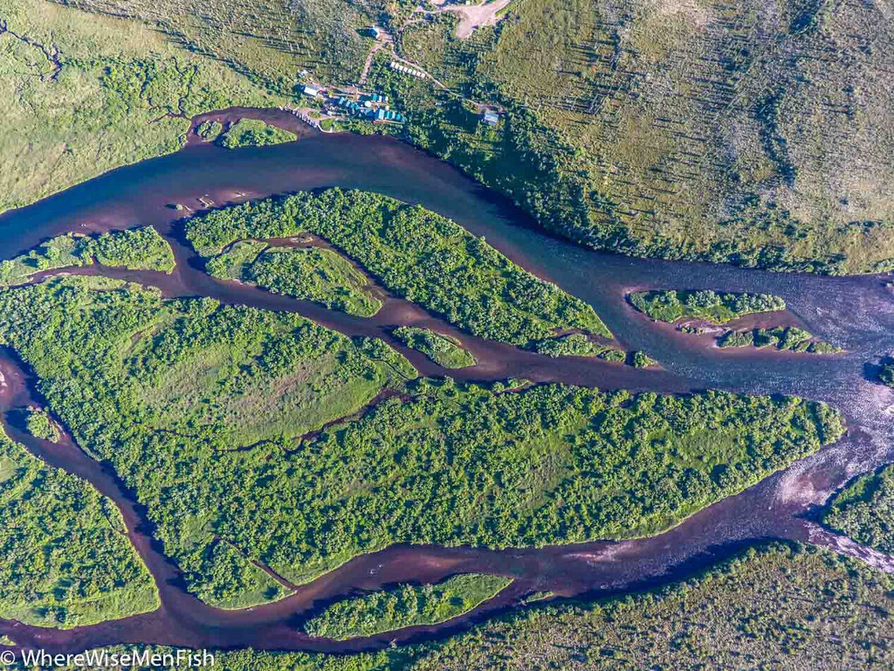 Fantastic wilderness fly-fishing lodge on the Alagnak River in Alaska ...